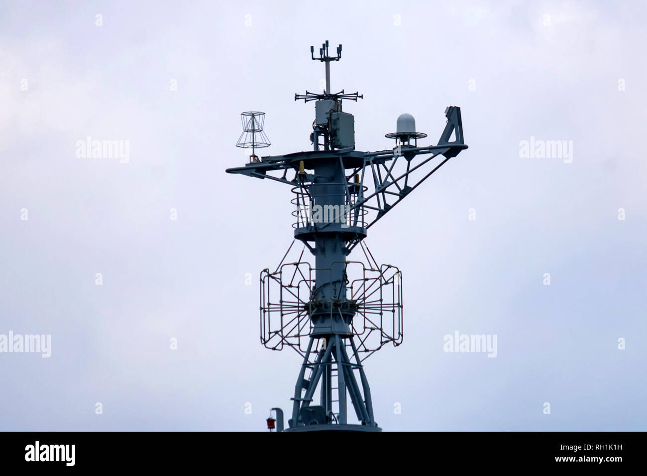 Communication mast of modern yacht with set of antennas Stock Photo - Alamy