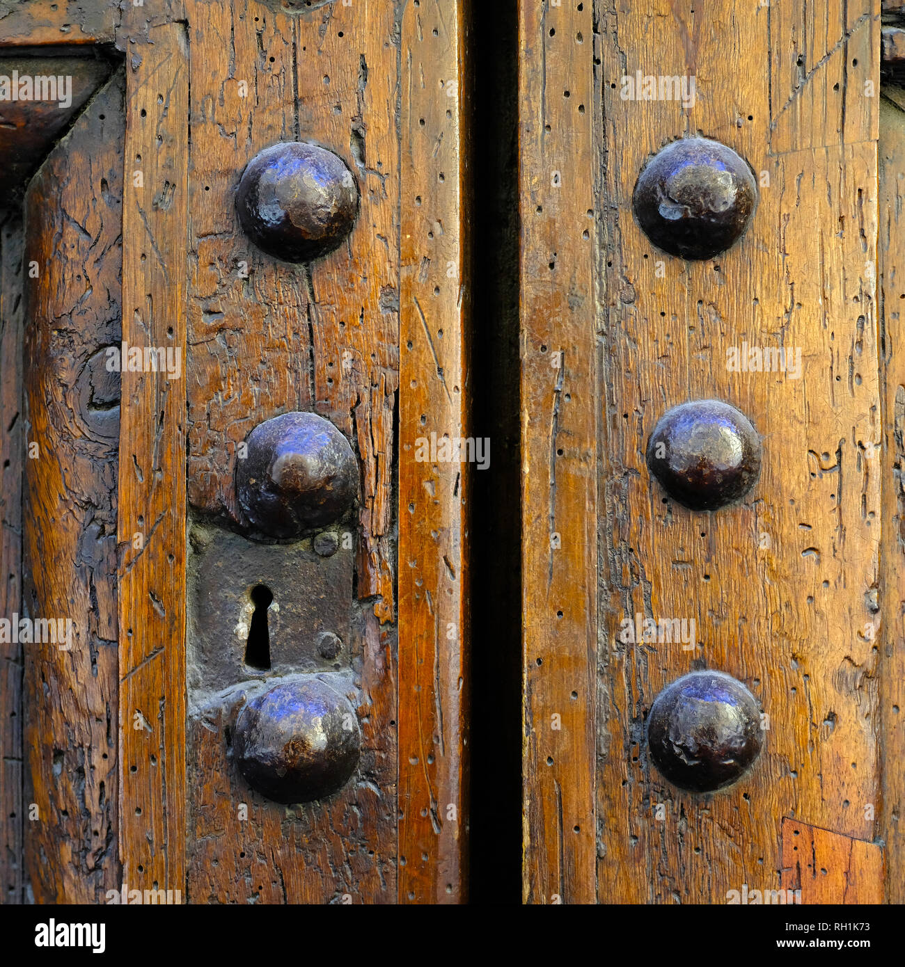 Florence carved wooden doors hi-res stock photography and images - Alamy