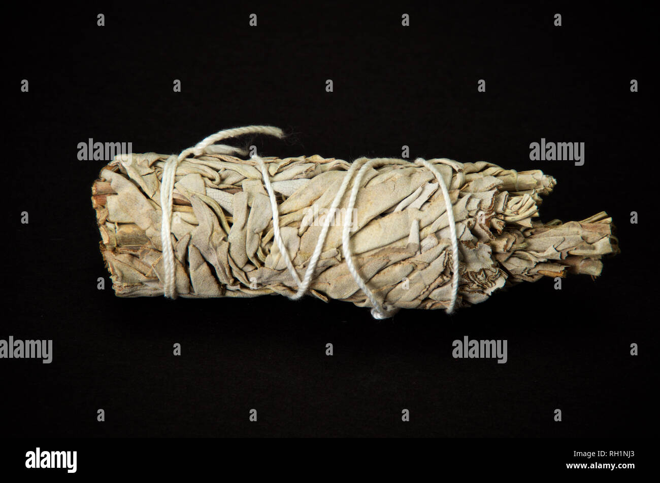 Smudging ceremonies hi-res stock photography and images - Alamy