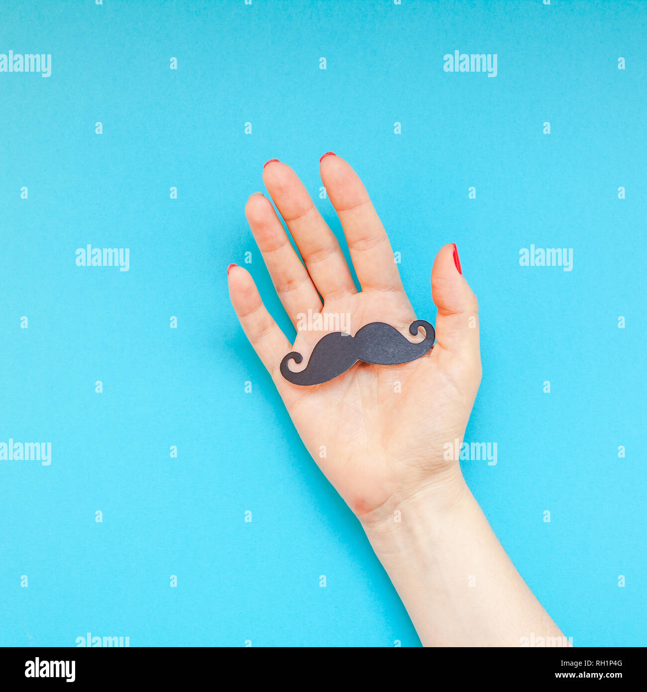 Creative square flatlay top view retro black paper photo booth props ...