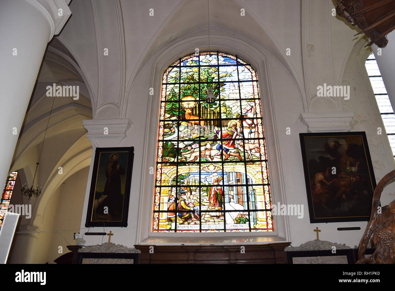 Catholic church interior Stock Photo - Alamy