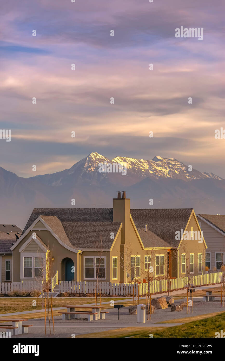 Picturesque wasatch mountains utah hi-res stock photography and images ...