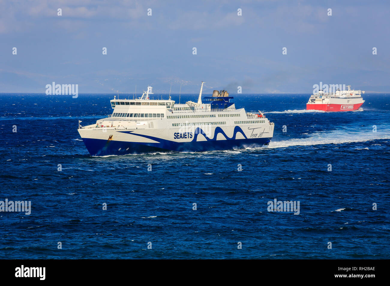 Fast ferries hi-res stock photography and images - Alamy