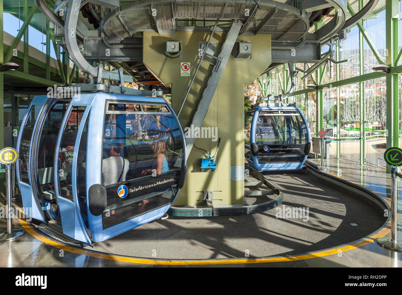 Almirante reis cable car terminus building hi-res stock photography and ...