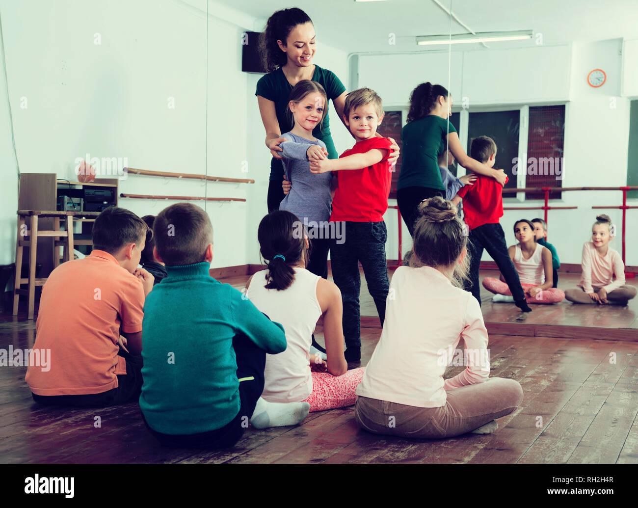 Ballet dance boy girl child hi-res stock photography and images - Alamy