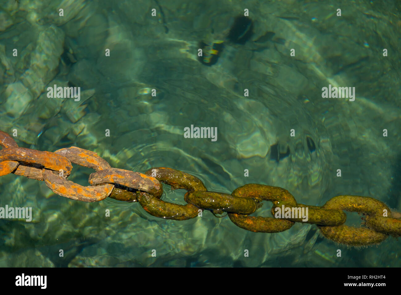Metal chain big ring hi-res stock photography and images - Alamy