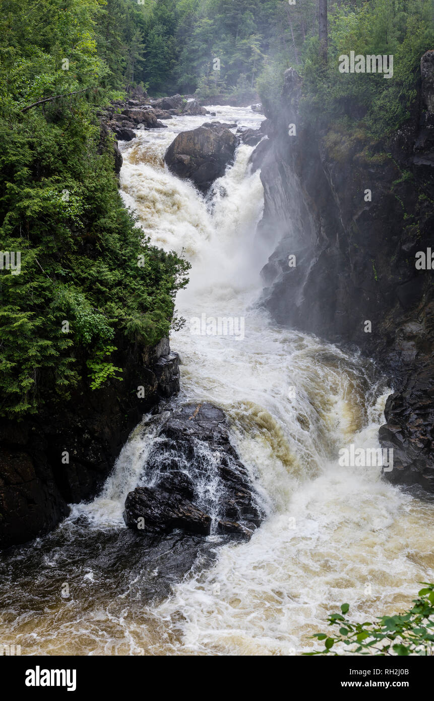 Parc des cascades hi-res stock photography and images - Alamy