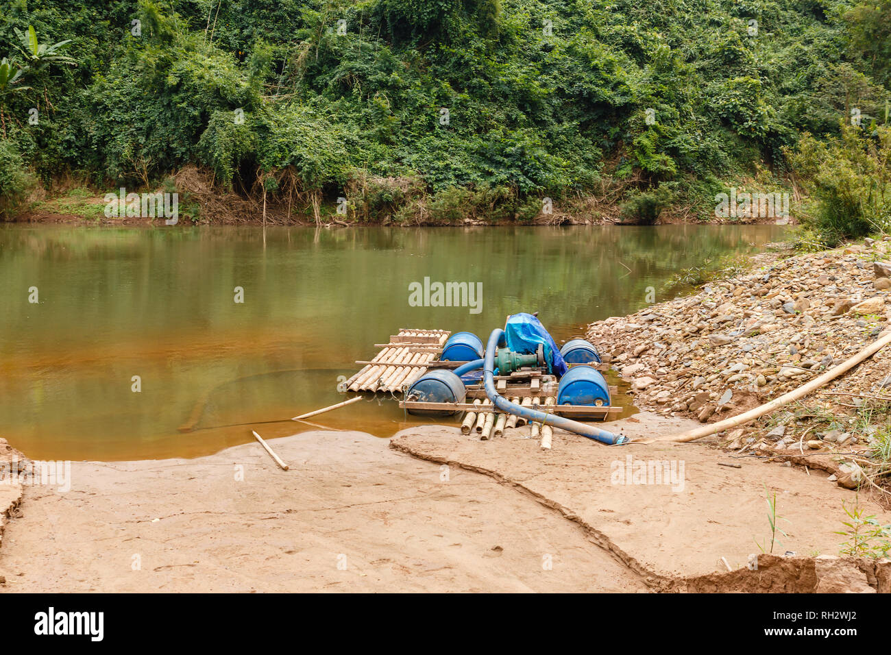 Pump pumping water on raft hi-res stock photography and images - Alamy