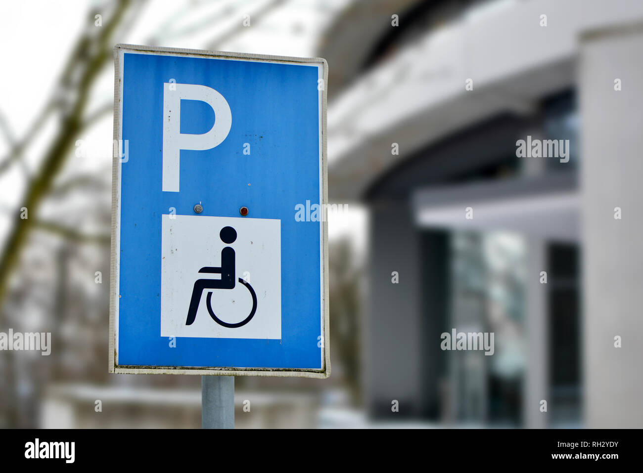 Disability blue badge parking permit hi-res stock photography and ...