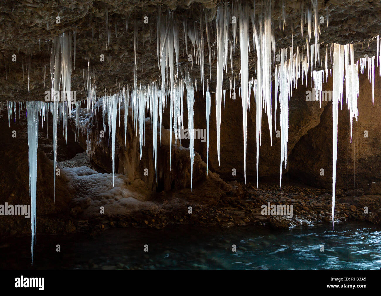Icicles hanging from cave ceiling hi-res stock photography and images ...