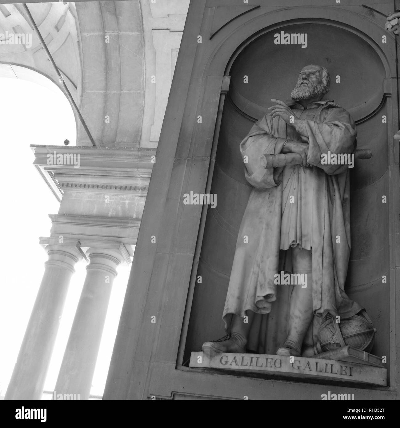 The statue to galileo galilei hi-res stock photography and images - Alamy