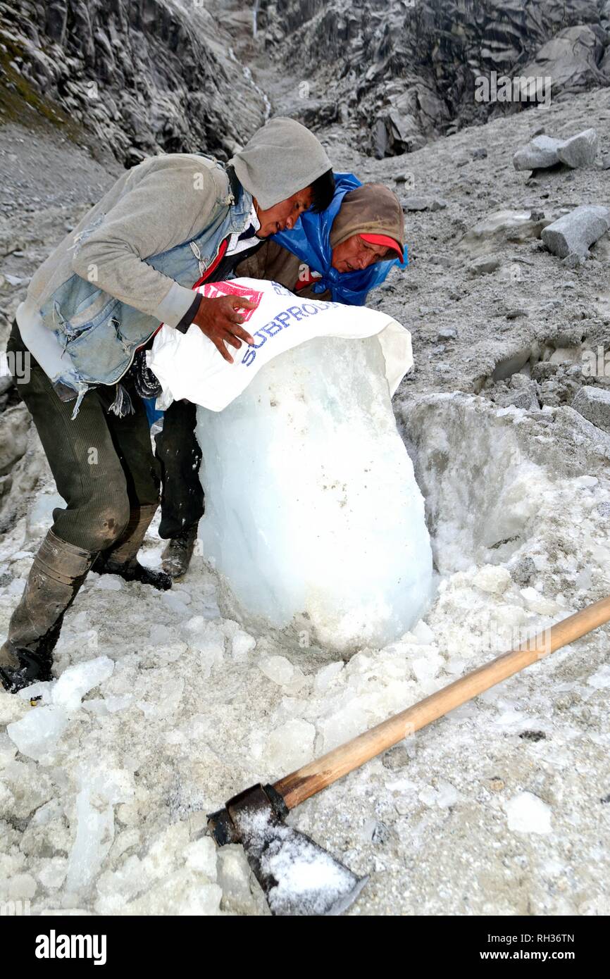 Extraction of ice in the glacier cirque of Huandoy peak - National park ...