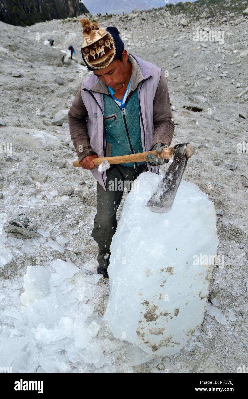 Extraction of ice in the glacier cirque of Huandoy peak - National park ...