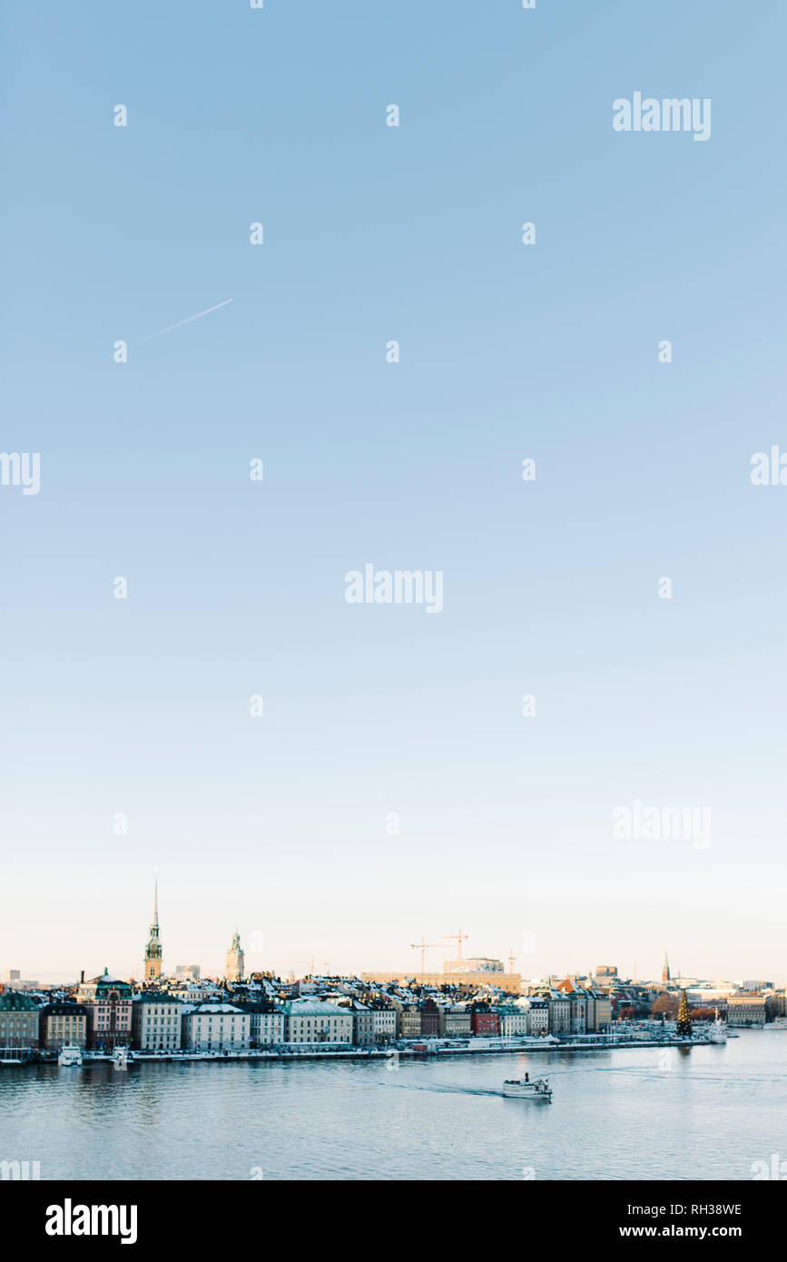 City at sea Stock Photo - Alamy