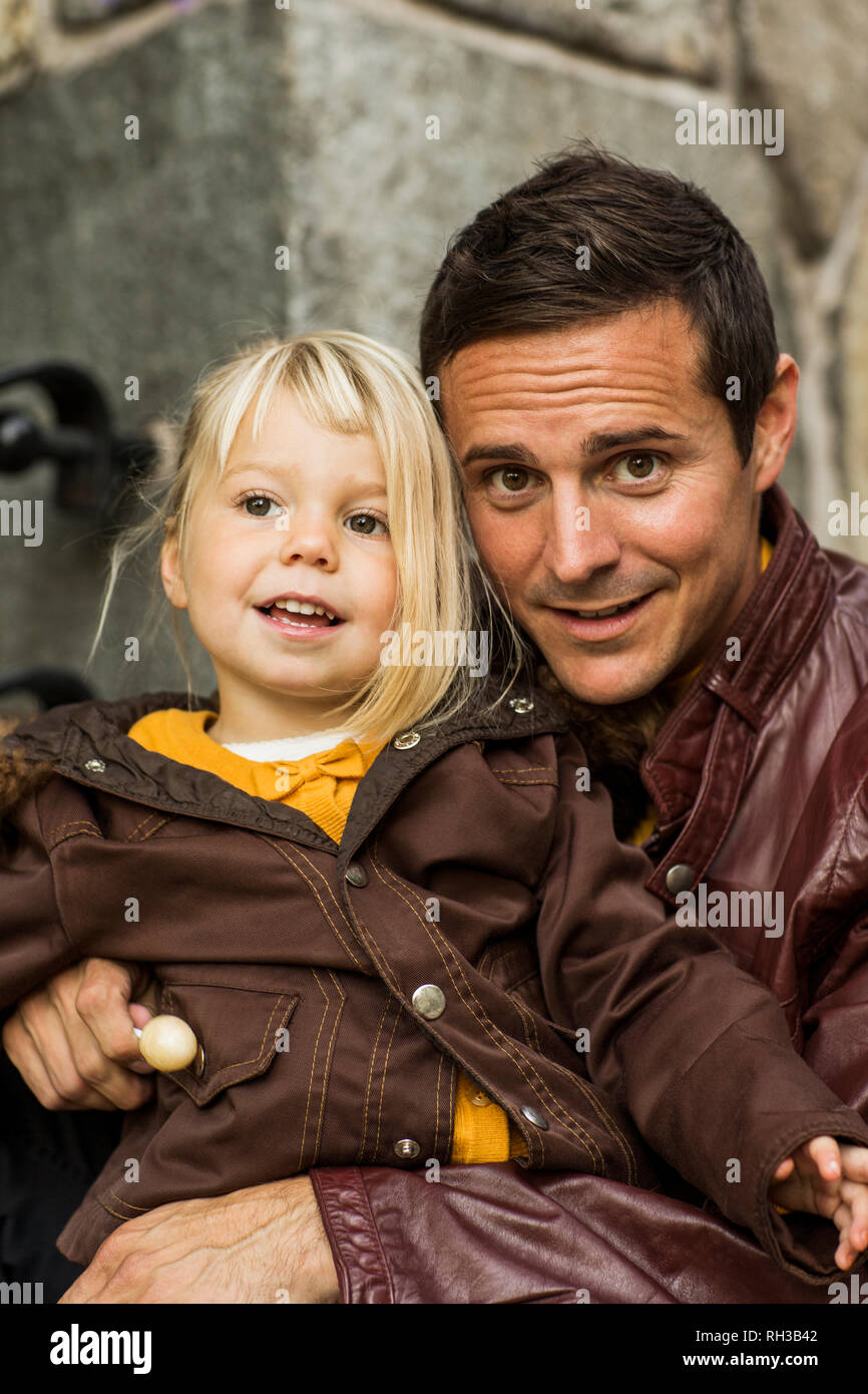 Portrait of father with daughter Stock Photo - Alamy
