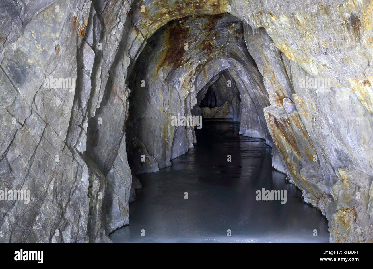 Water in cave Stock Photo - Alamy