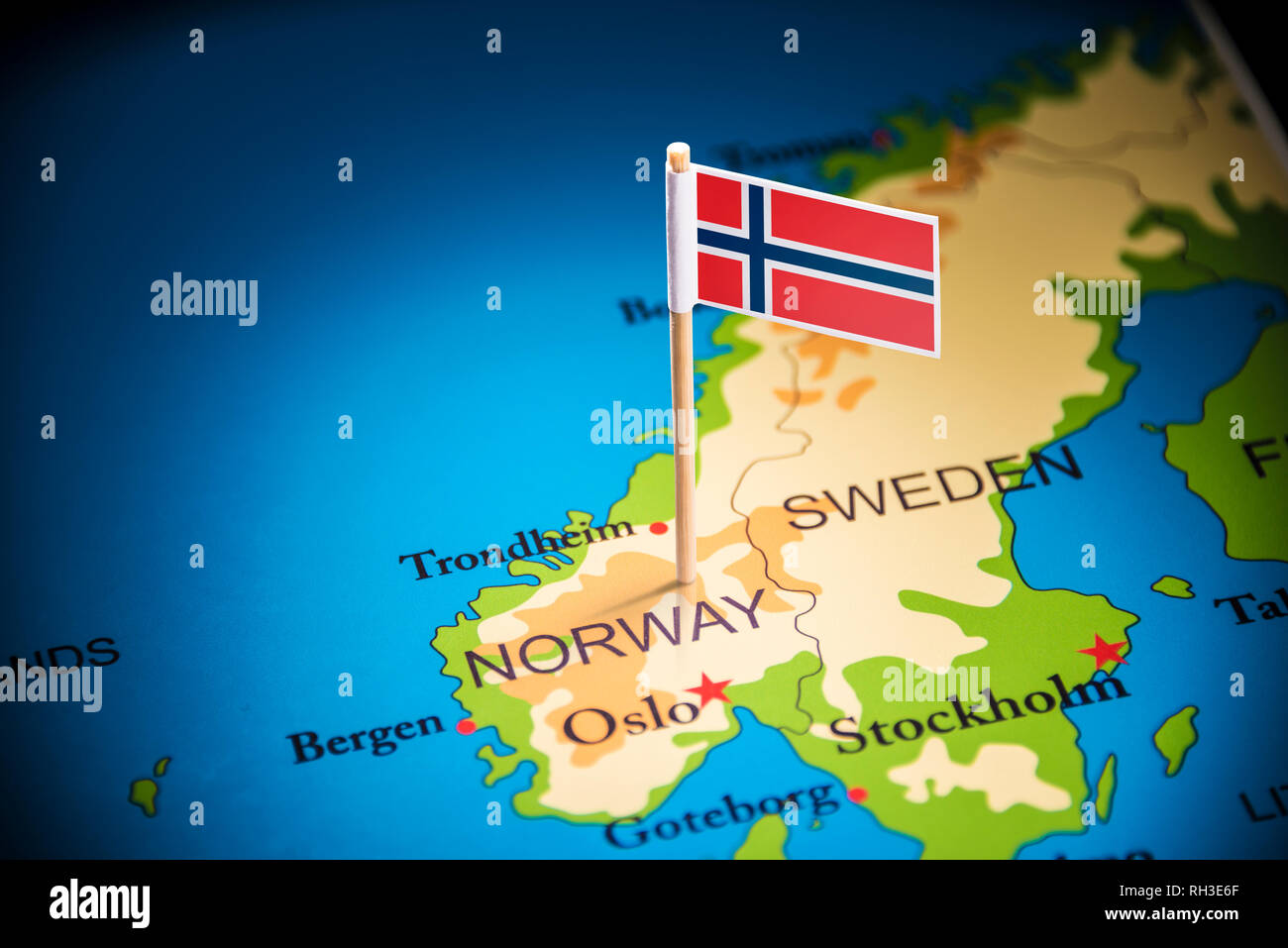 Norway marked with a flag on the map Stock Photo - Alamy