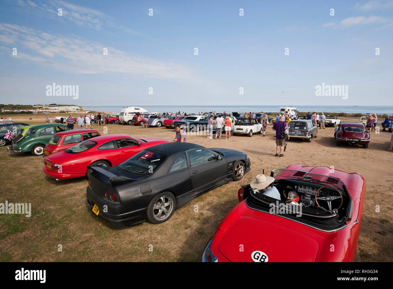 Run down cars hi-res stock photography and images - Alamy