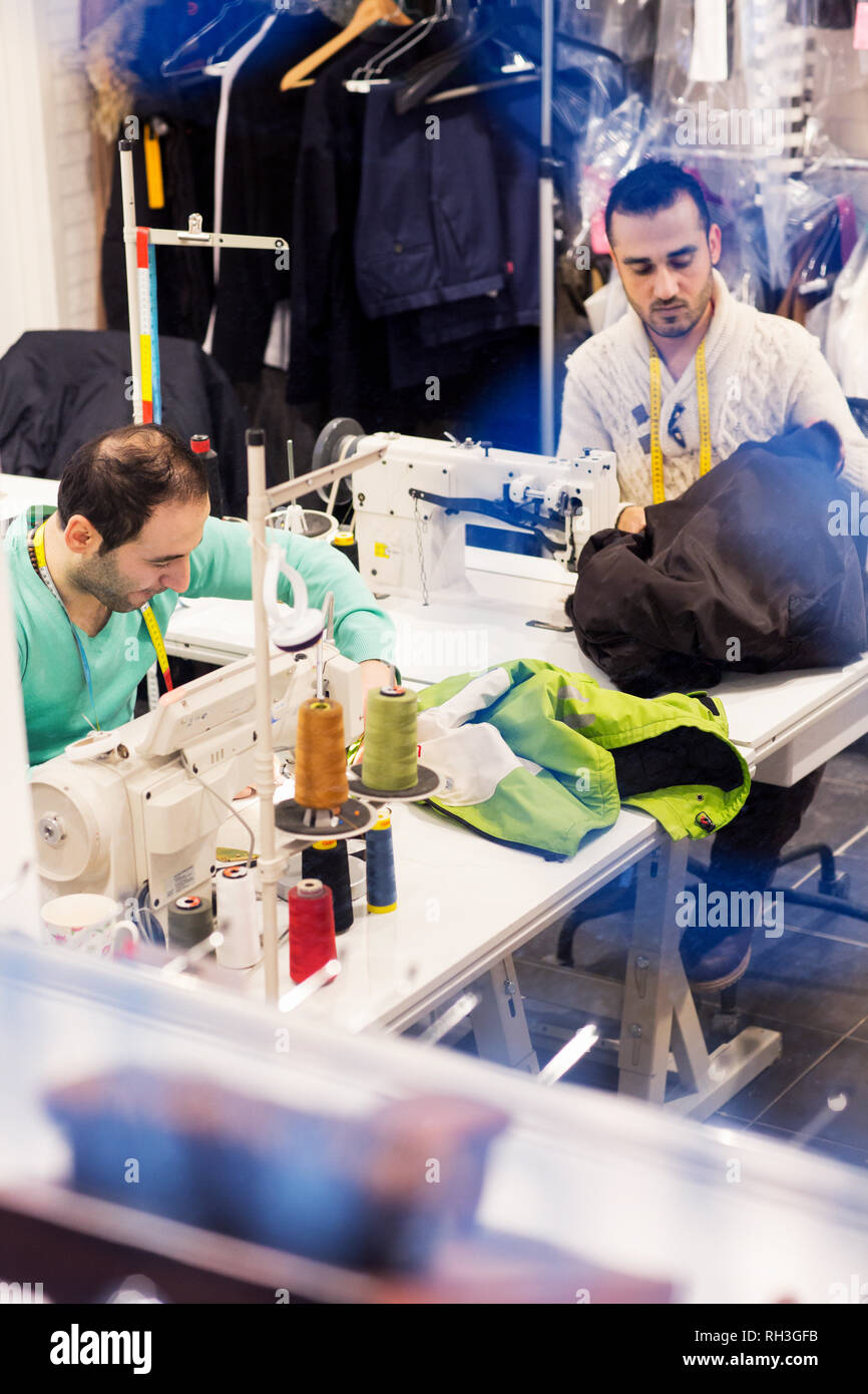 Tailors workplace sewing machine hi-res stock photography and images ...