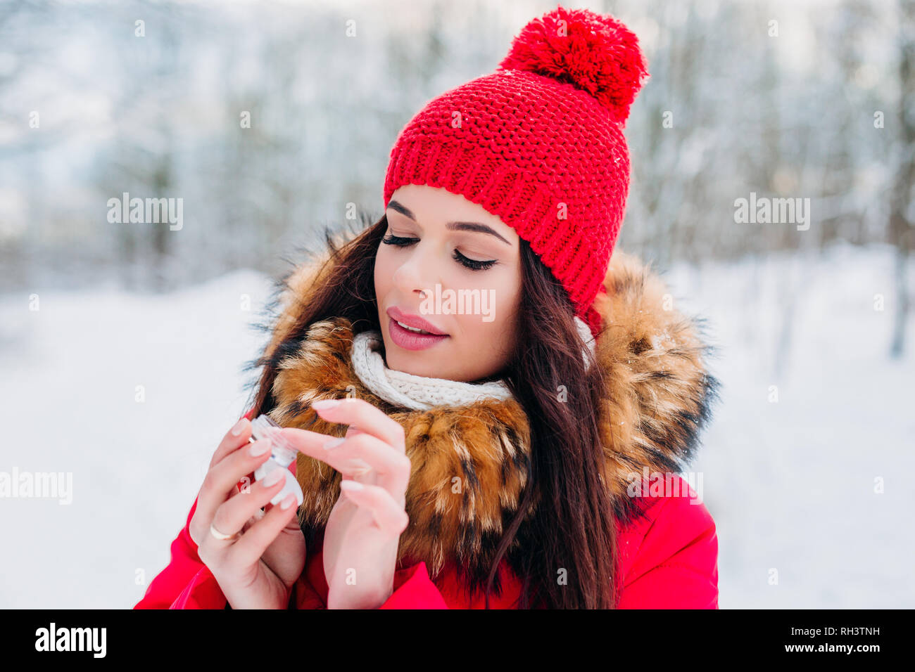 Lip of snow hi-res stock photography and images - Alamy