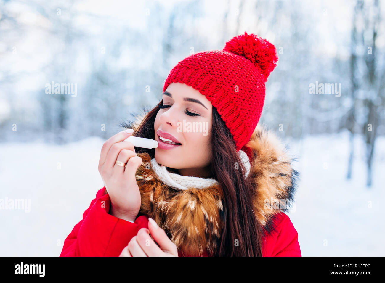Lip of snow hi-res stock photography and images - Alamy