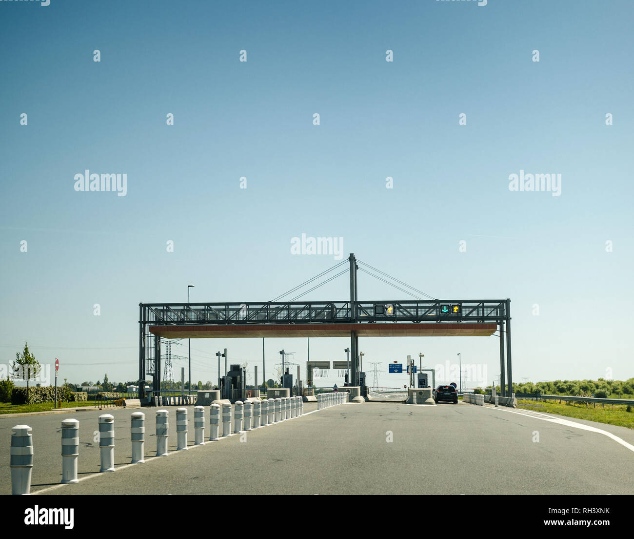 French toll sign hi-res stock photography and images - Alamy