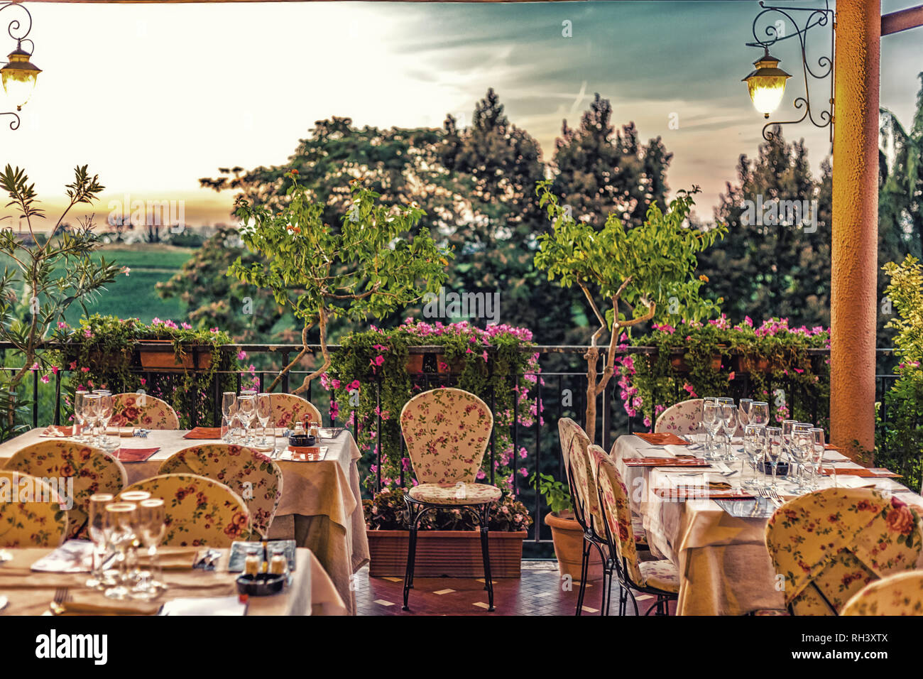 Romantic restaurant in Italian countryside Stock Photo - Alamy