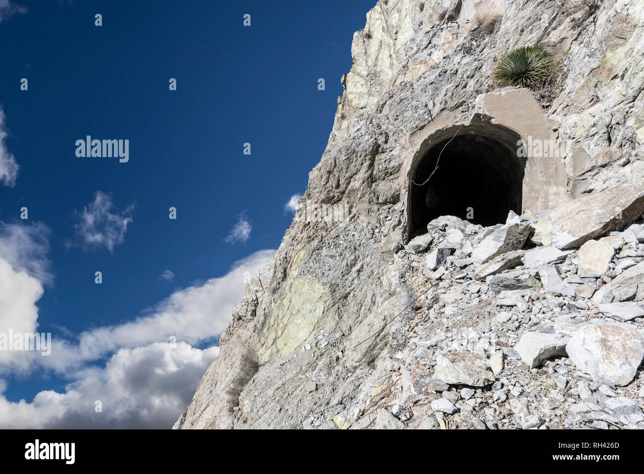 Mine Shaft Entrance High Resolution Stock Photography and Images - Alamy