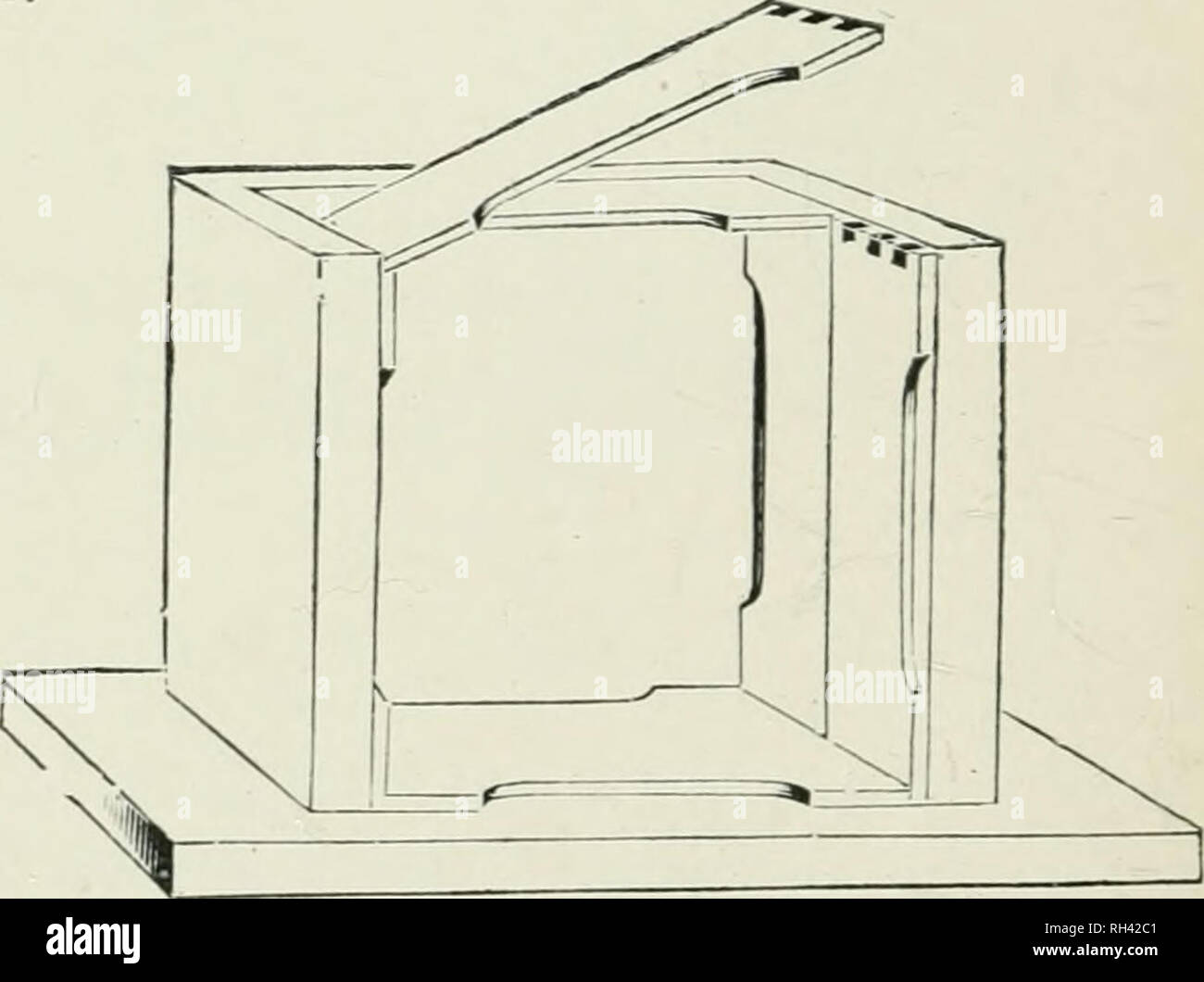 Fixed comb hives hi-res stock photography and images - Alamy