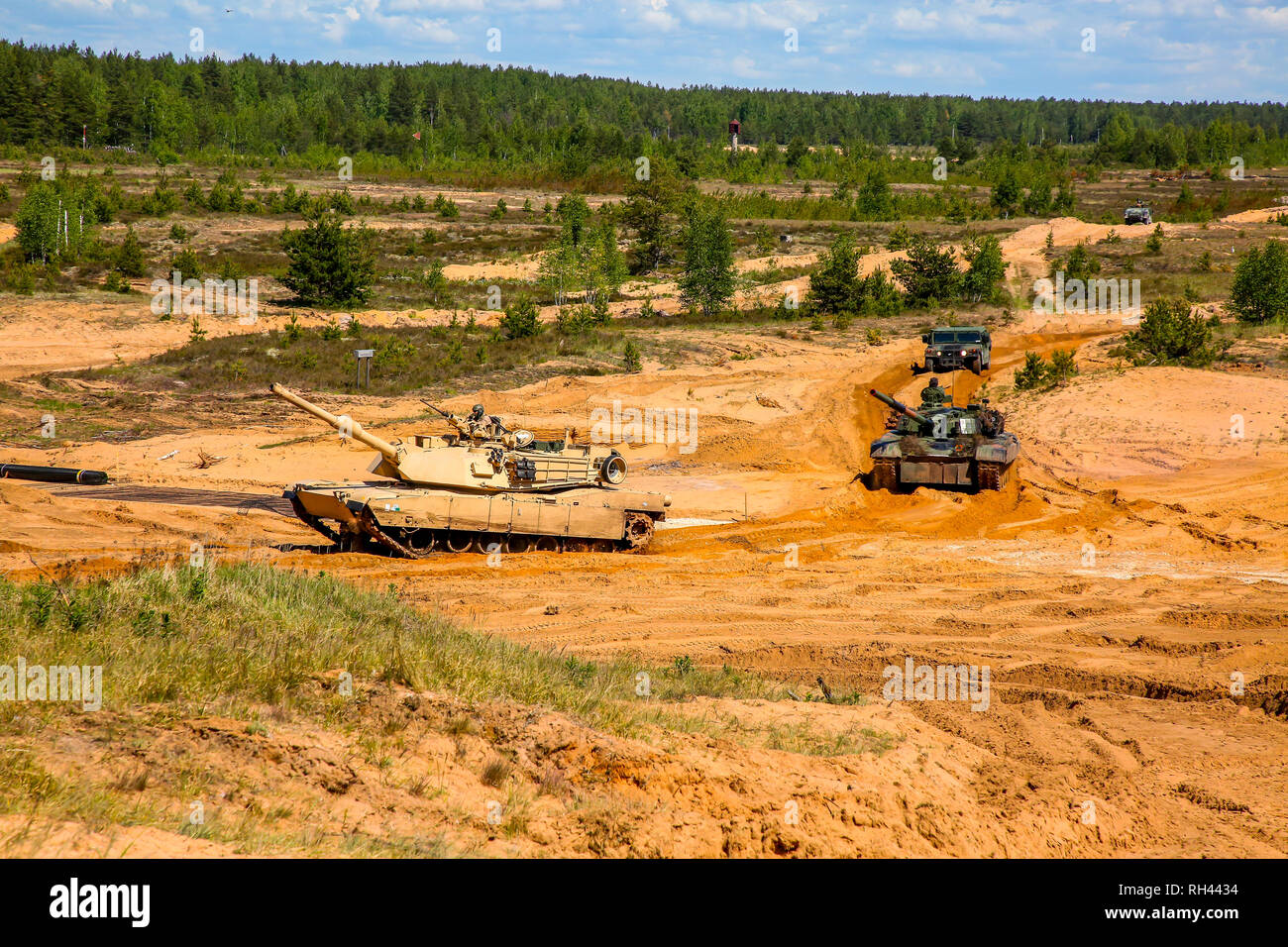 M1 abrams tanks hi-res stock photography and images - Alamy