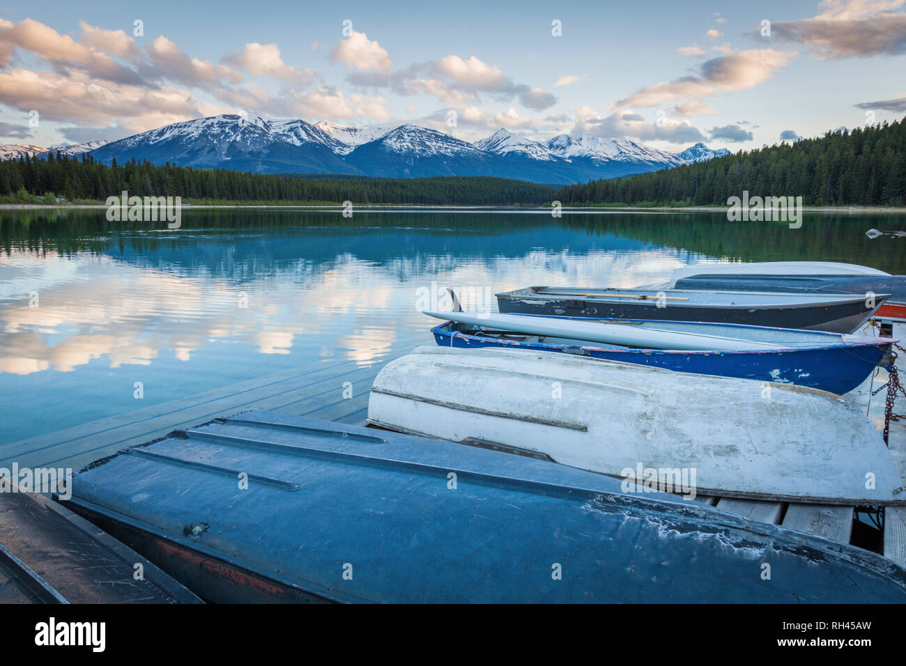 Pyramid Lake in Jasper National Park. Alberta, Canada Stock Photo - Alamy