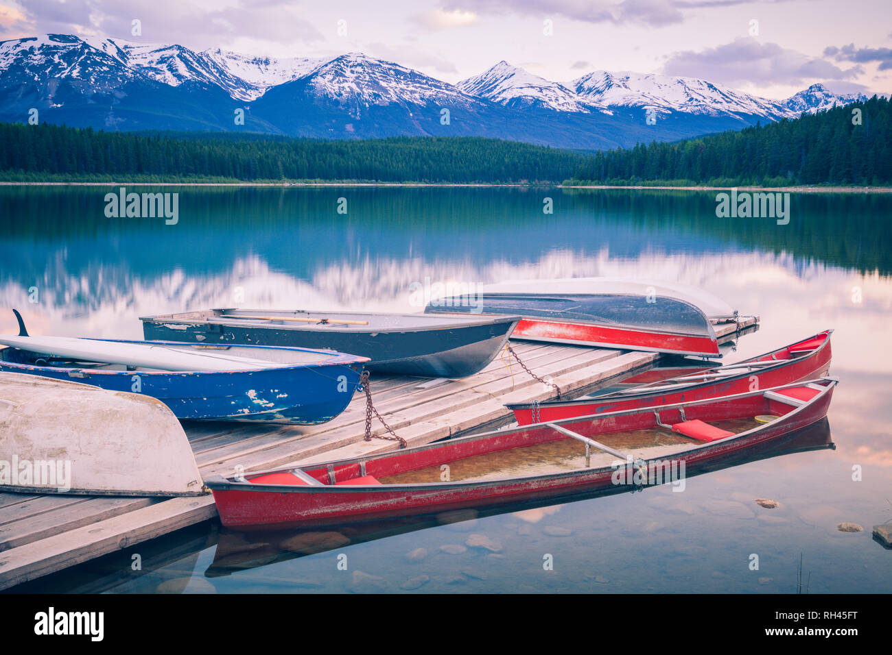 The pyramid falls canada hi-res stock photography and images - Alamy