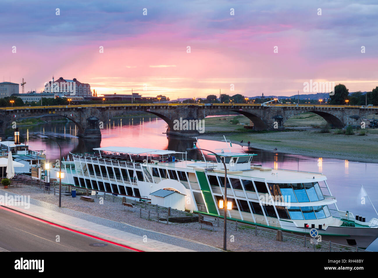 Elbe river in dresden hi-res stock photography and images - Alamy