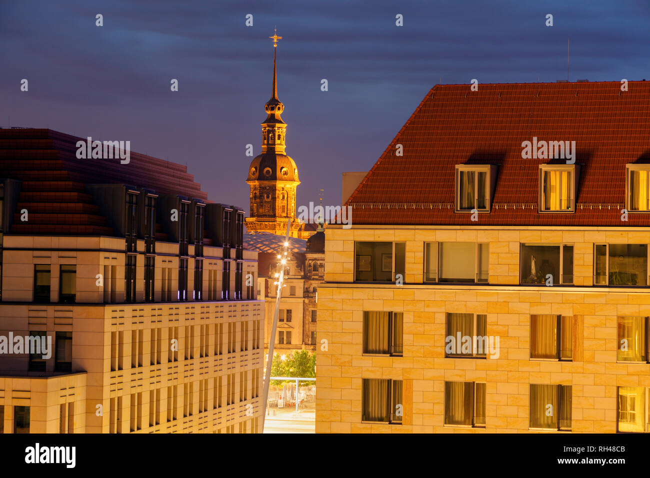 Night life dresden hi-res stock photography and images - Alamy