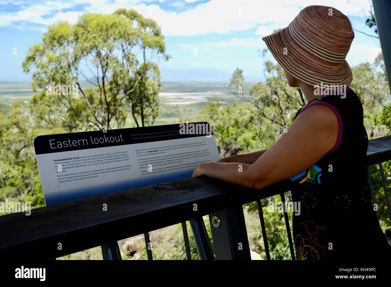 Woman looking out at the Mount Inkerman lookout, Inkerman Queensland ...