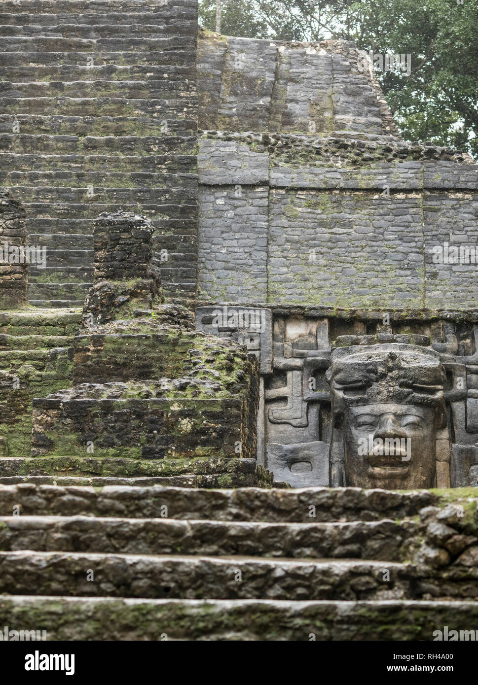 Olmec pyramid hi-res stock photography and images - Alamy