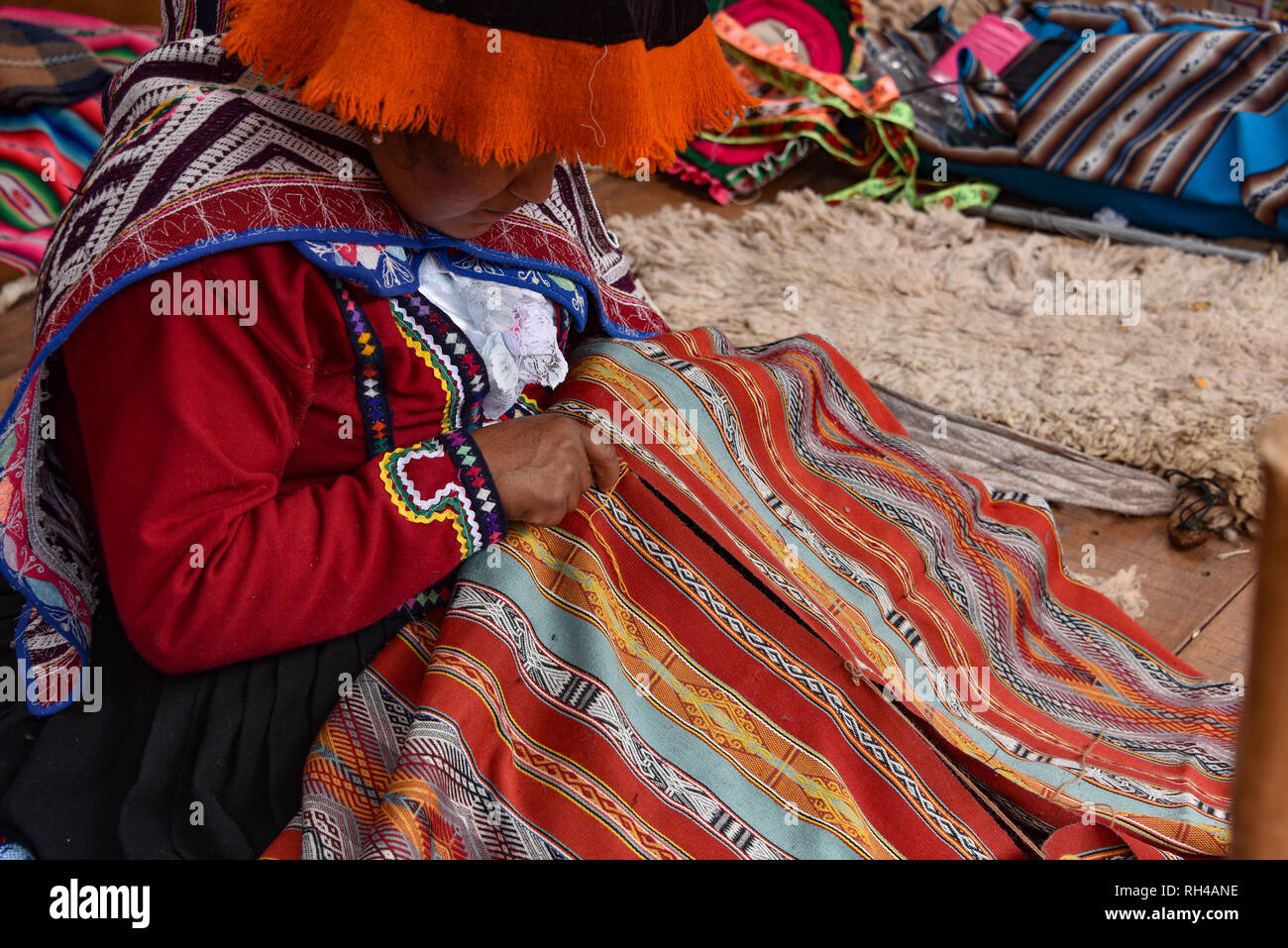 Traditional weaving techniques hi-res stock photography and images - Alamy