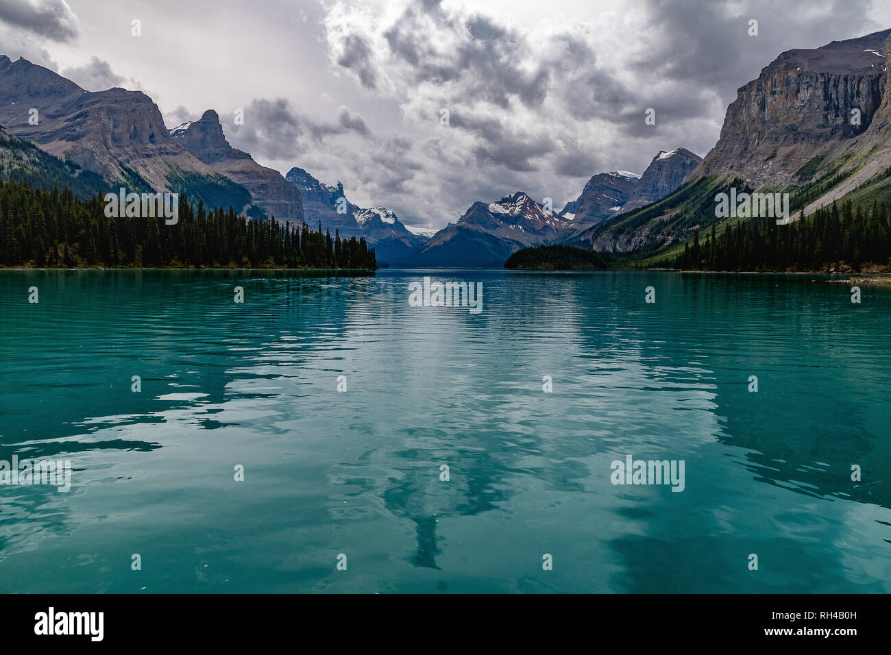 Maligne range hi-res stock photography and images - Alamy