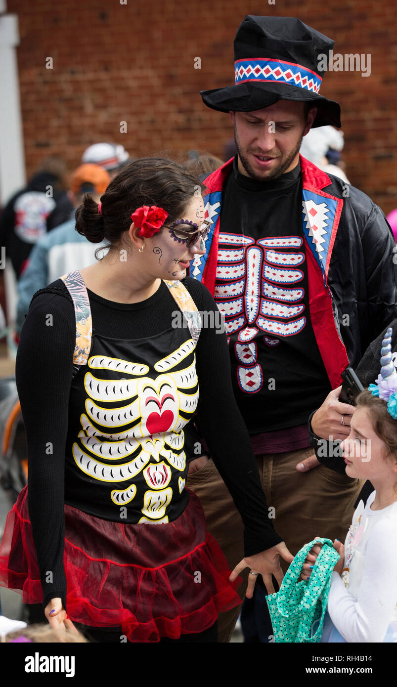 The family skeleton hi-res stock photography and images - Alamy