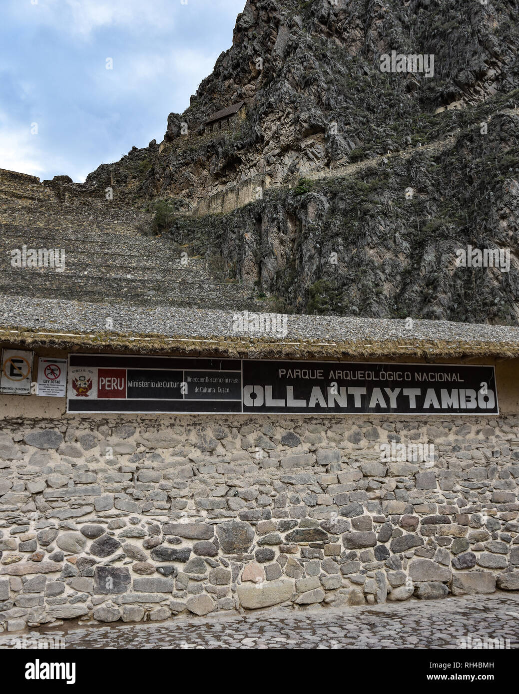 Old fortress archaeological sign hi-res stock photography and images ...