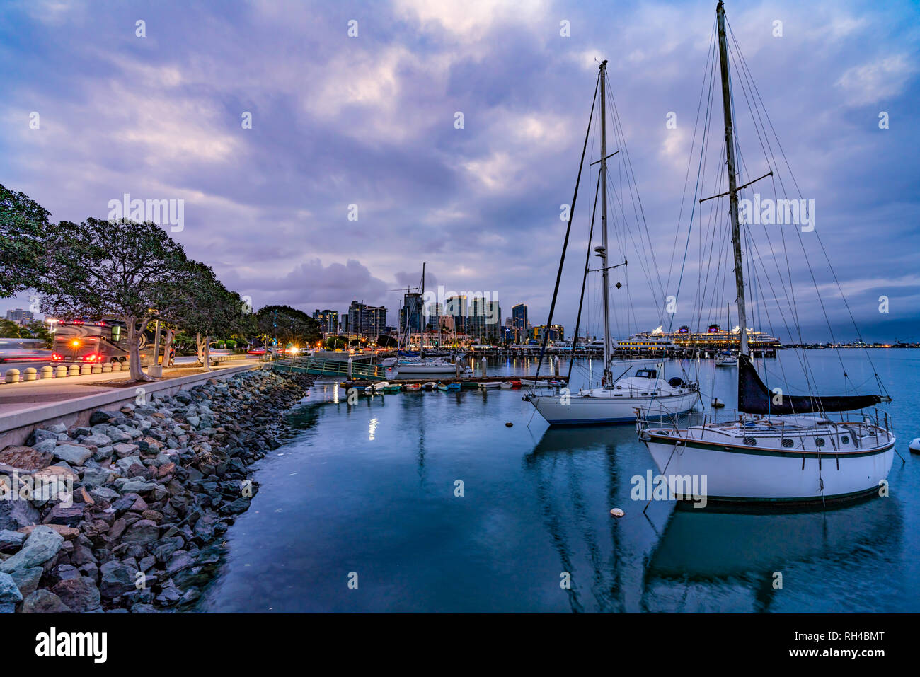 SAN DIEGO, HARBOR DR, PIER Stock Photo - Alamy