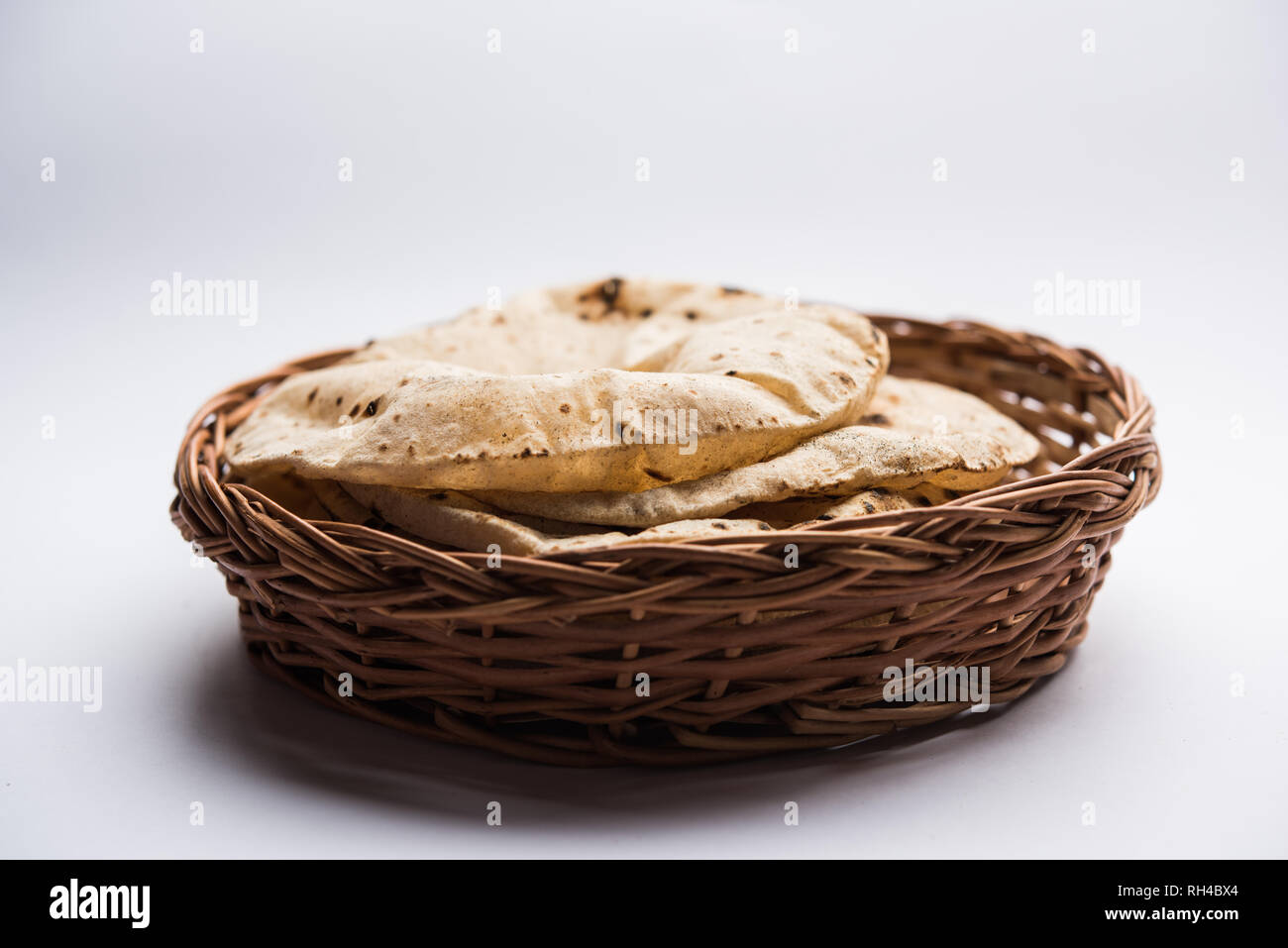 Roti paratha tava hi-res stock photography and images - Alamy