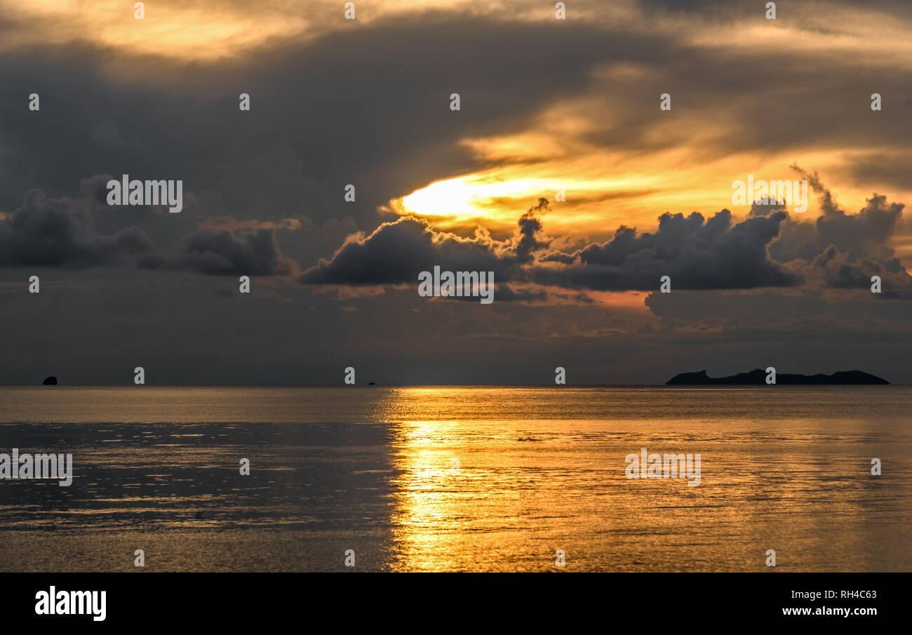 Beautiful golden sunset over the sea Stock Photo - Alamy