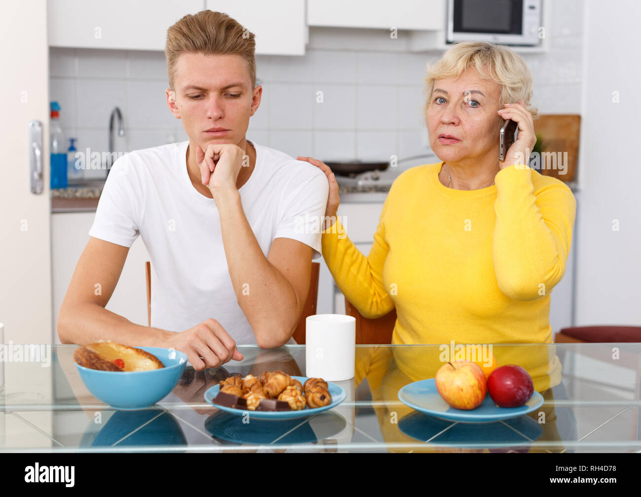 Two people 20s talking sad hi-res stock photography and images - Alamy