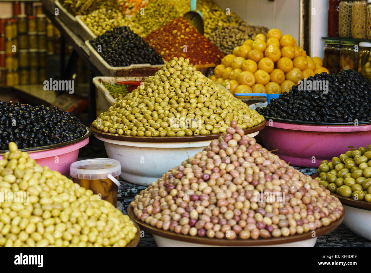 Olive display hi-res stock photography and images - Alamy