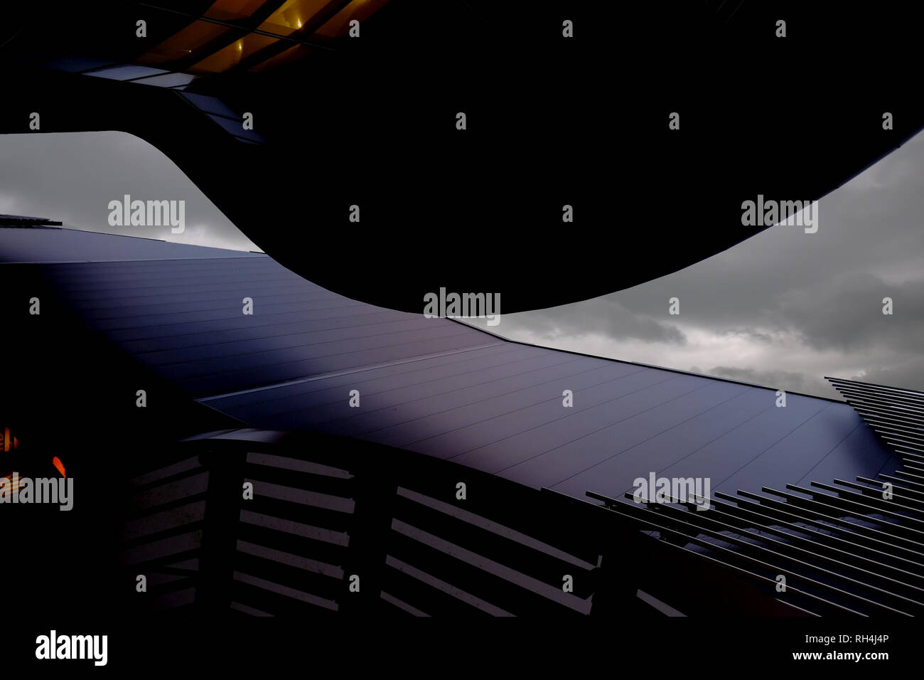 Epic roof hi-res stock photography and images - Alamy