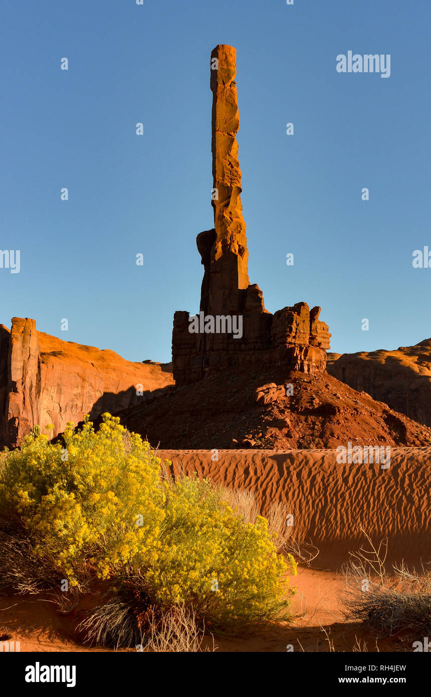 Totem pole sunset monument valley hi-res stock photography and images ...