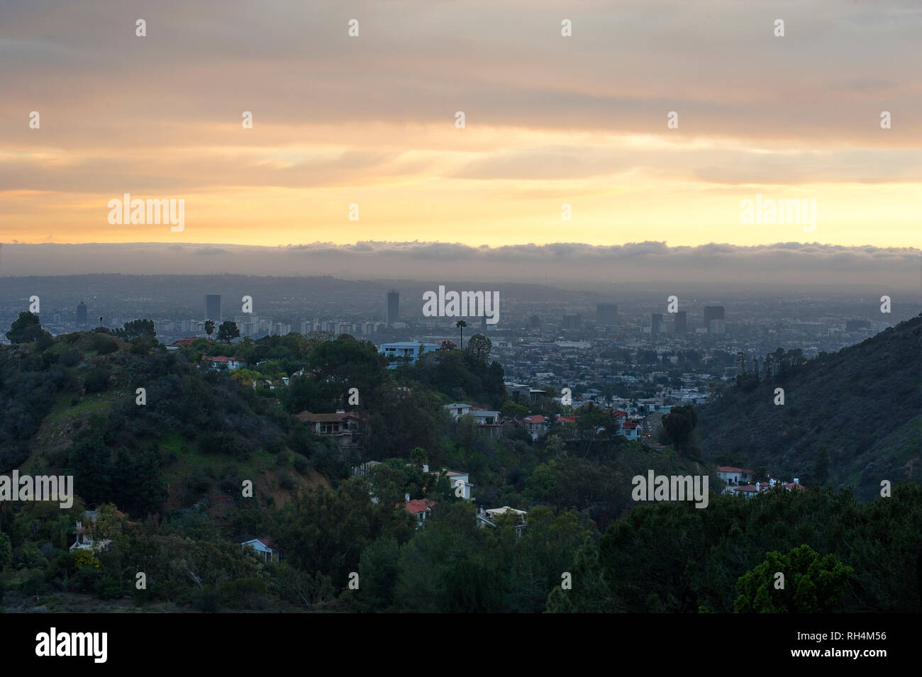 Hollywood hills and houses hi-res stock photography and images - Alamy