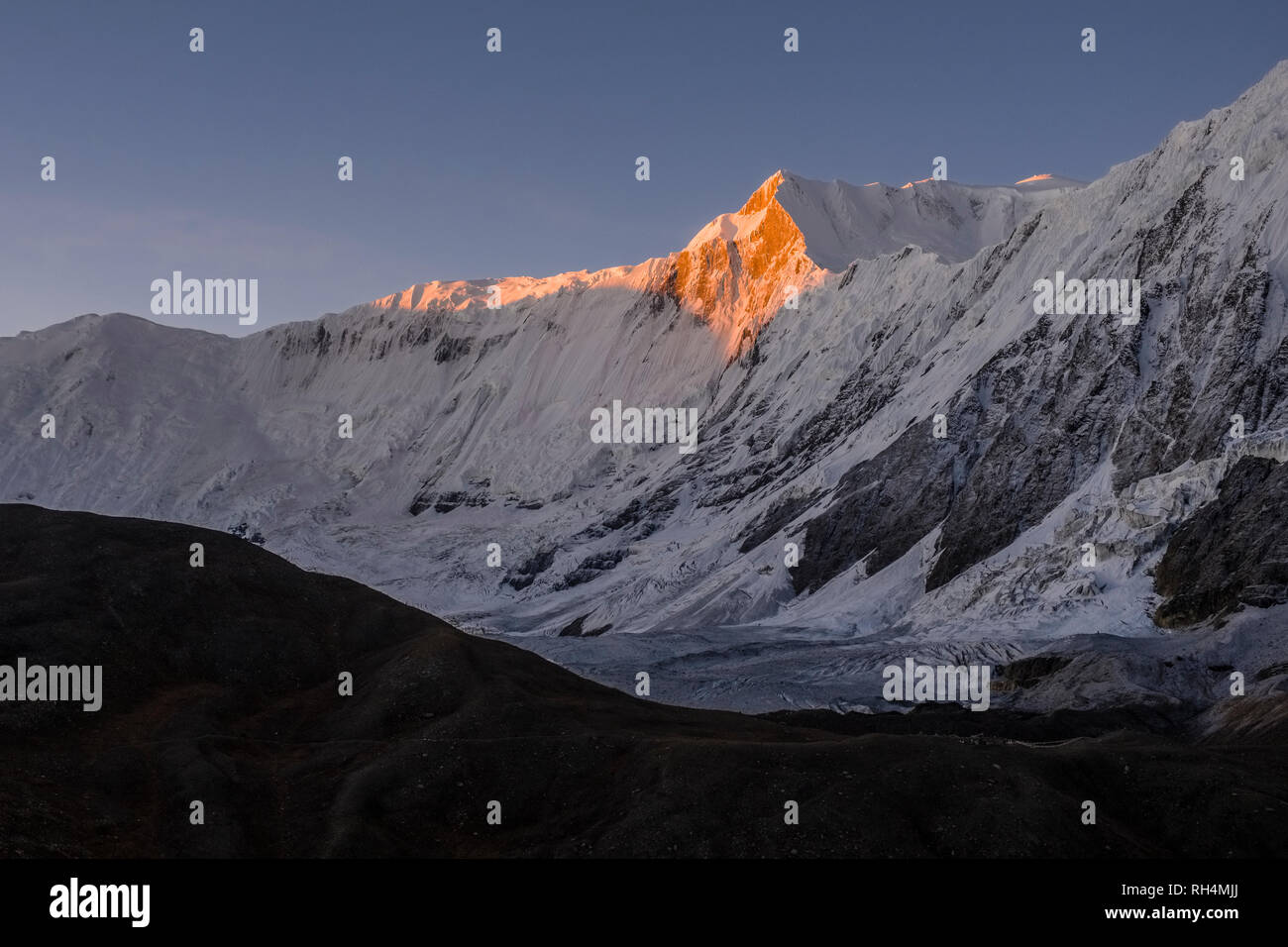 Tilicho lake hi-res stock photography and images - Alamy