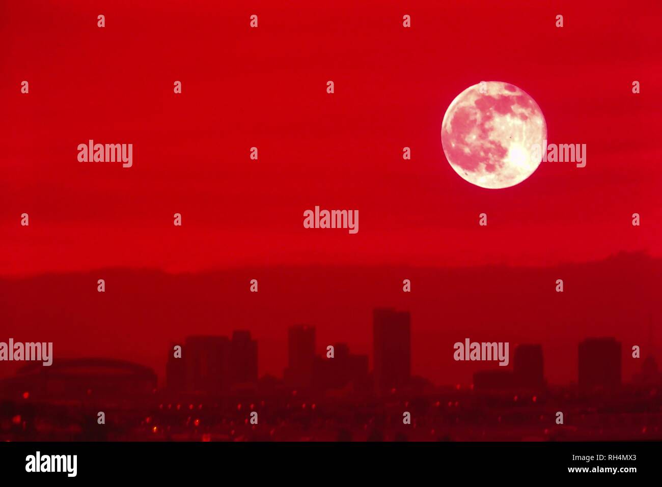 Skyline of phoenix hi-res stock photography and images - Alamy